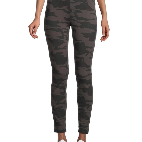 Sanctuary | Pants & Jumpsuits | Sanctuary Camo Leggings Back Pockets ...